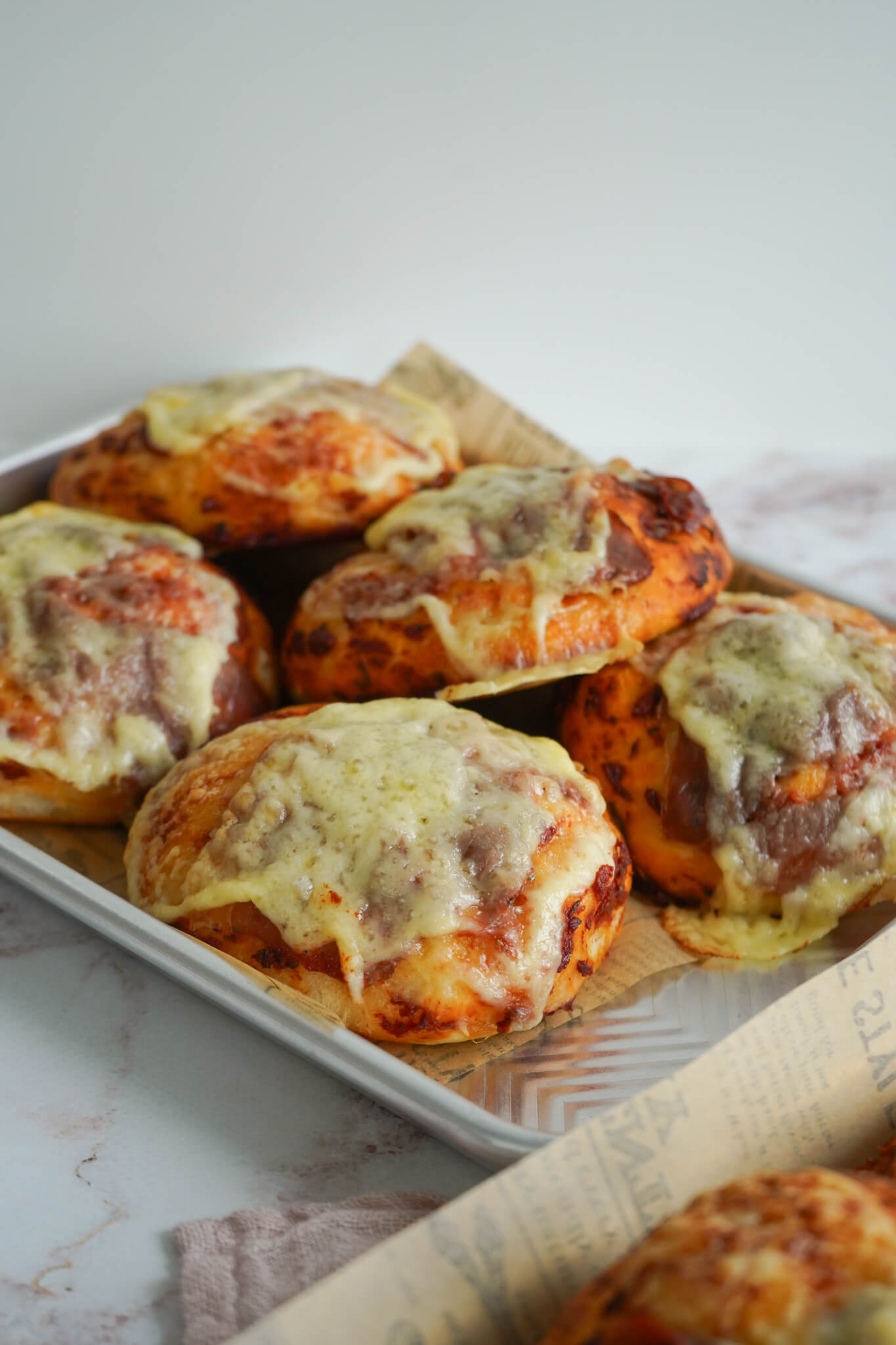 Pizzaboller med ost og prosciutto - Madpakkeidé - Onekichenblog
